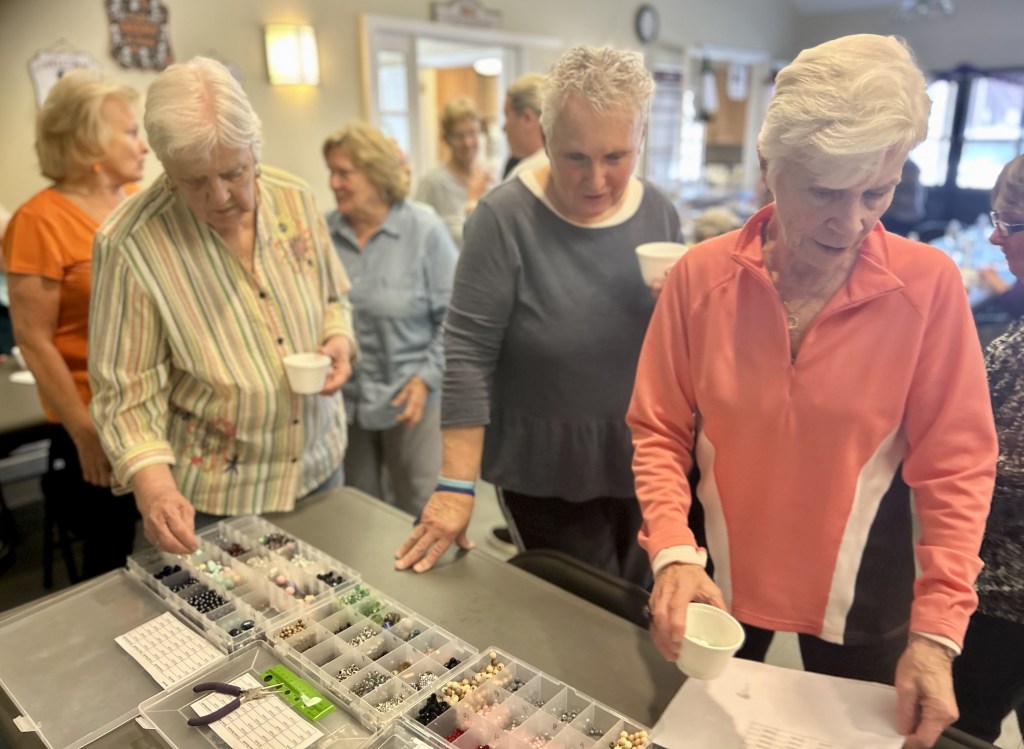 BPD in the Community: Arts and Crafts at the Beverly Gibbons Center ...